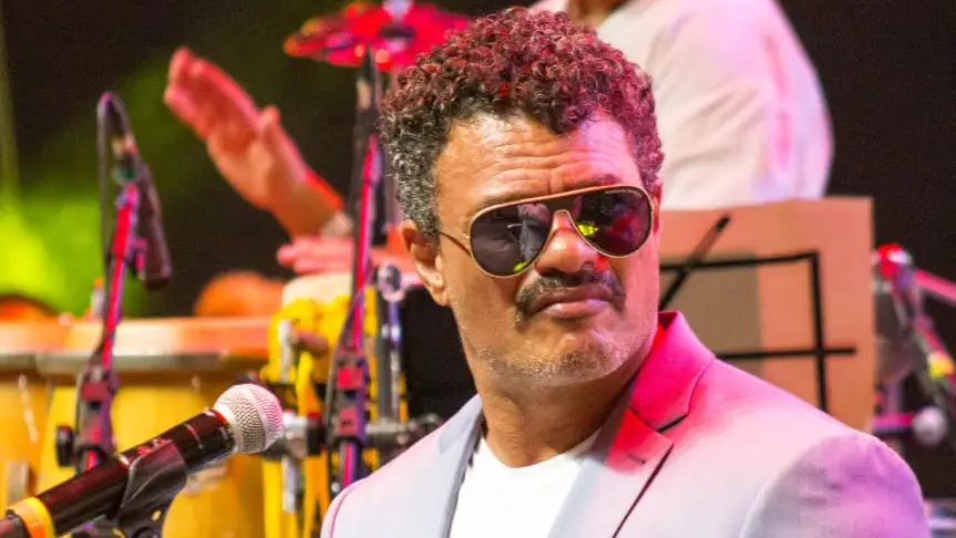 Léo Maia, filho de Tim Maia, se apresenta no Pub 5 Elementos com um ...